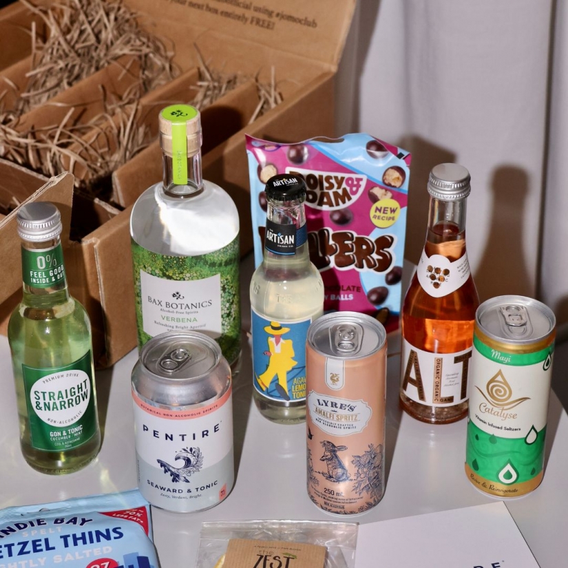Alcohol-Free Gin Box With Snacks by JOMO Club | Wine, Non-Alcoholic ...